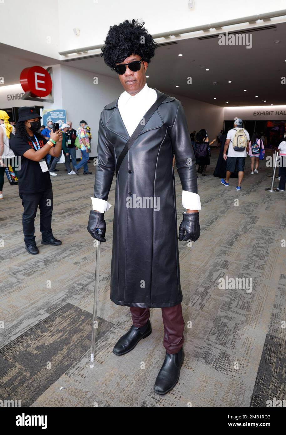 Dominic White of Los Angeles, dressed as Mr. Glass from "Unbreakable ...