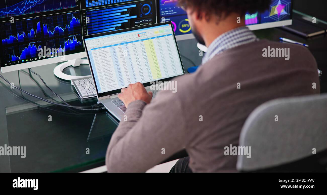 African American Business Data Analyst Using Analytics Software Stock ...