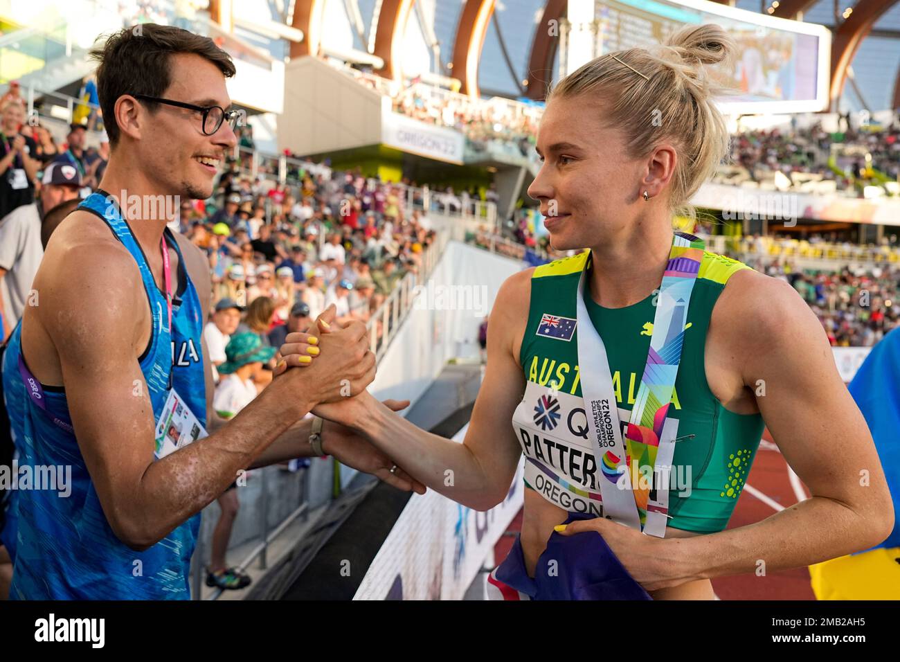 Eleanor Patterson, of Australia, celebrates after winning the gold ...