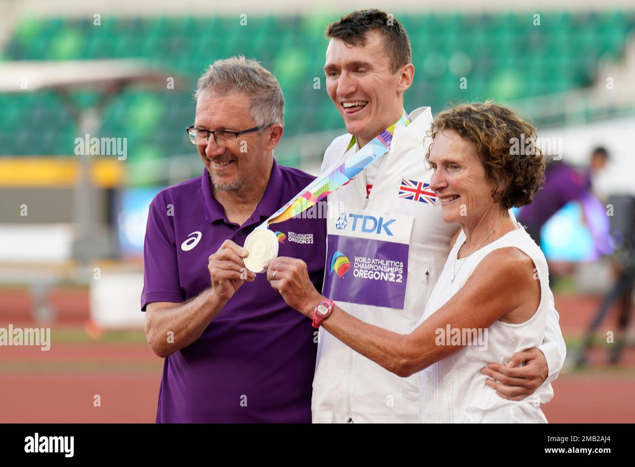 Geoff and Susan Wightman pose with their son Gold medalist Jake ...