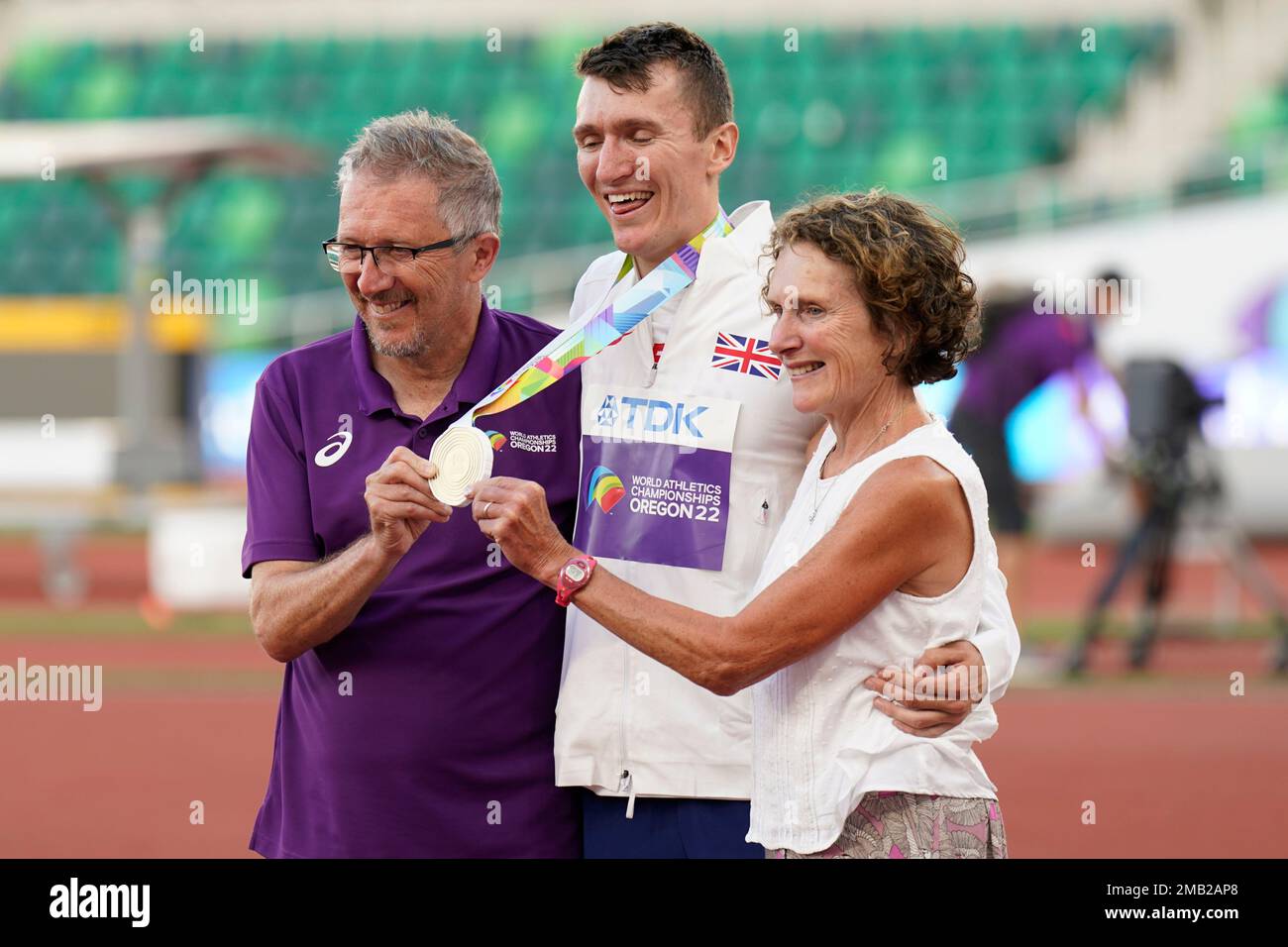 Geoff and Susan Wightman pose with their son Gold medalist Jake ...