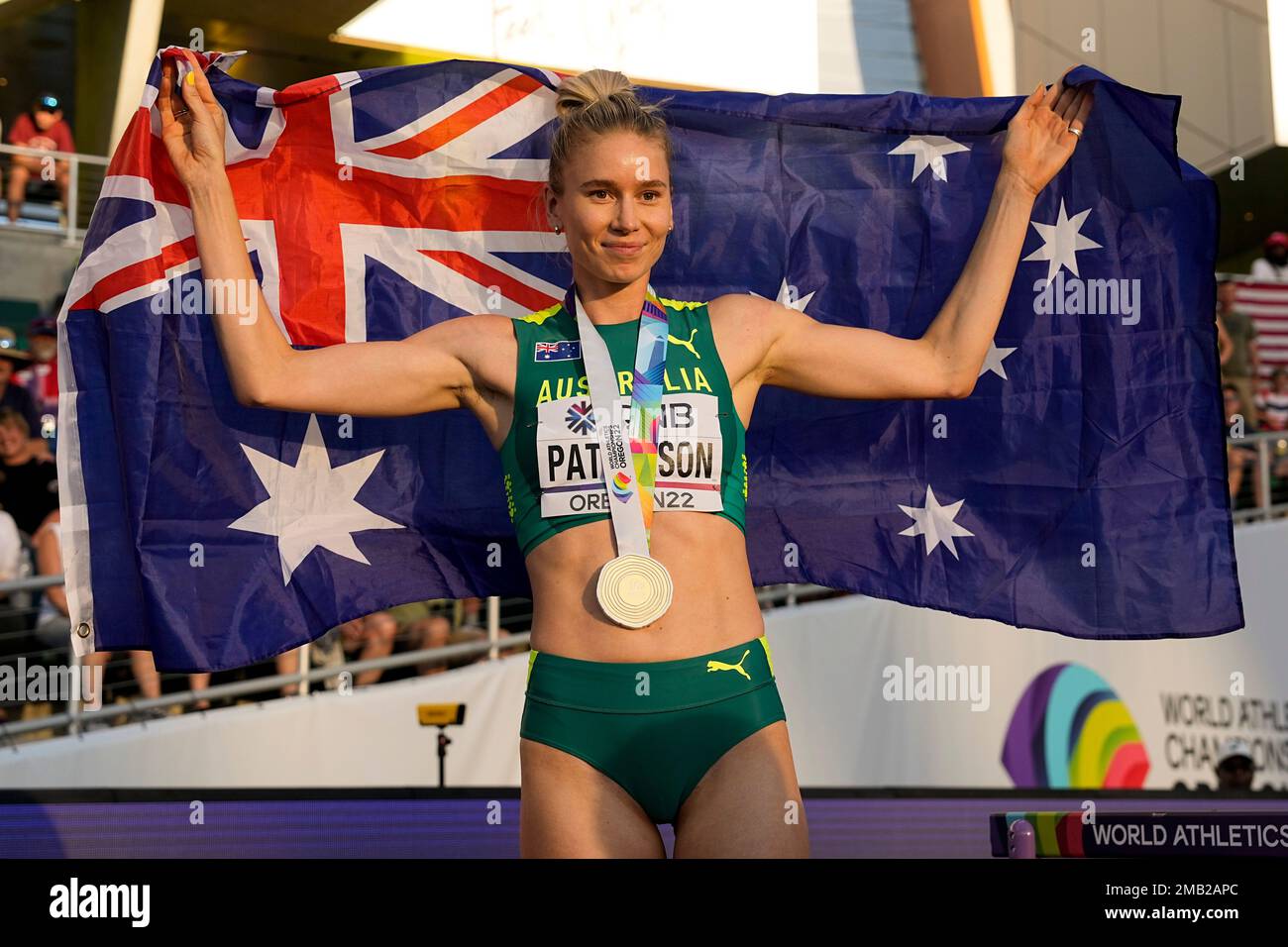 Eleanor Patterson, of Australia, celebrates after winning the gold ...