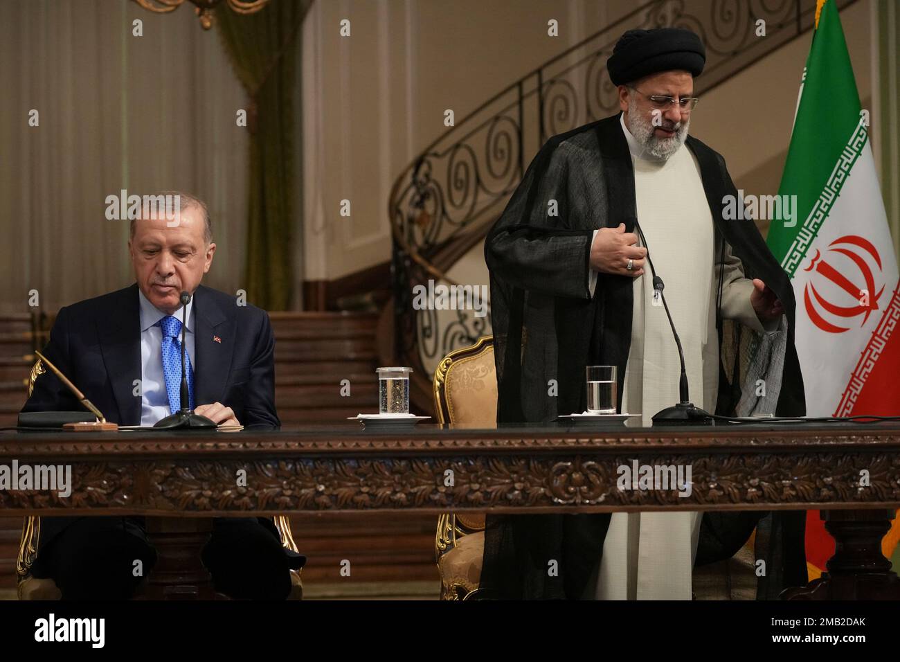Turkish President Recep Tayyip Erdogan, left, and his Iranian ...