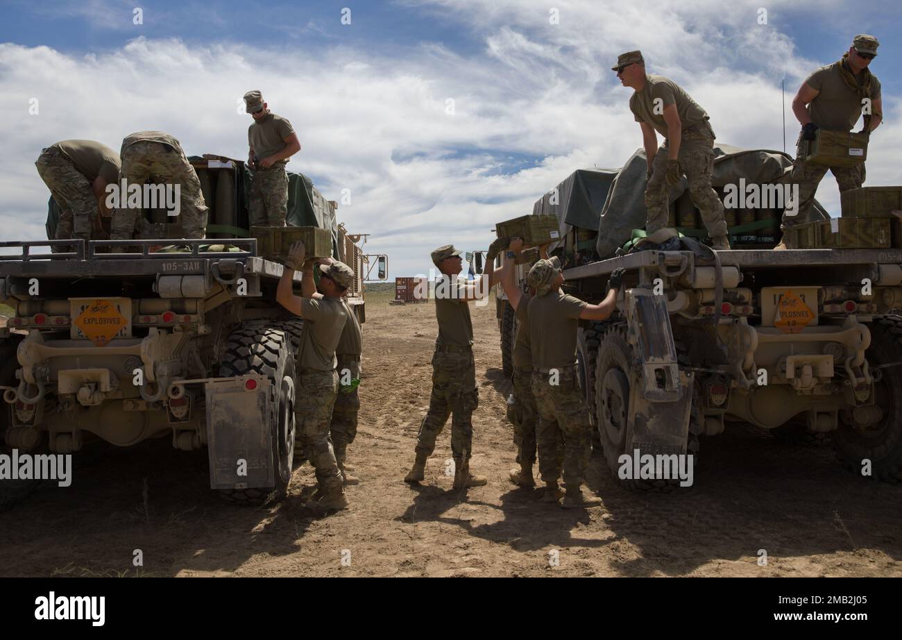 Soldiers of the 213th Forward Support Company, 65th Field Artillery ...