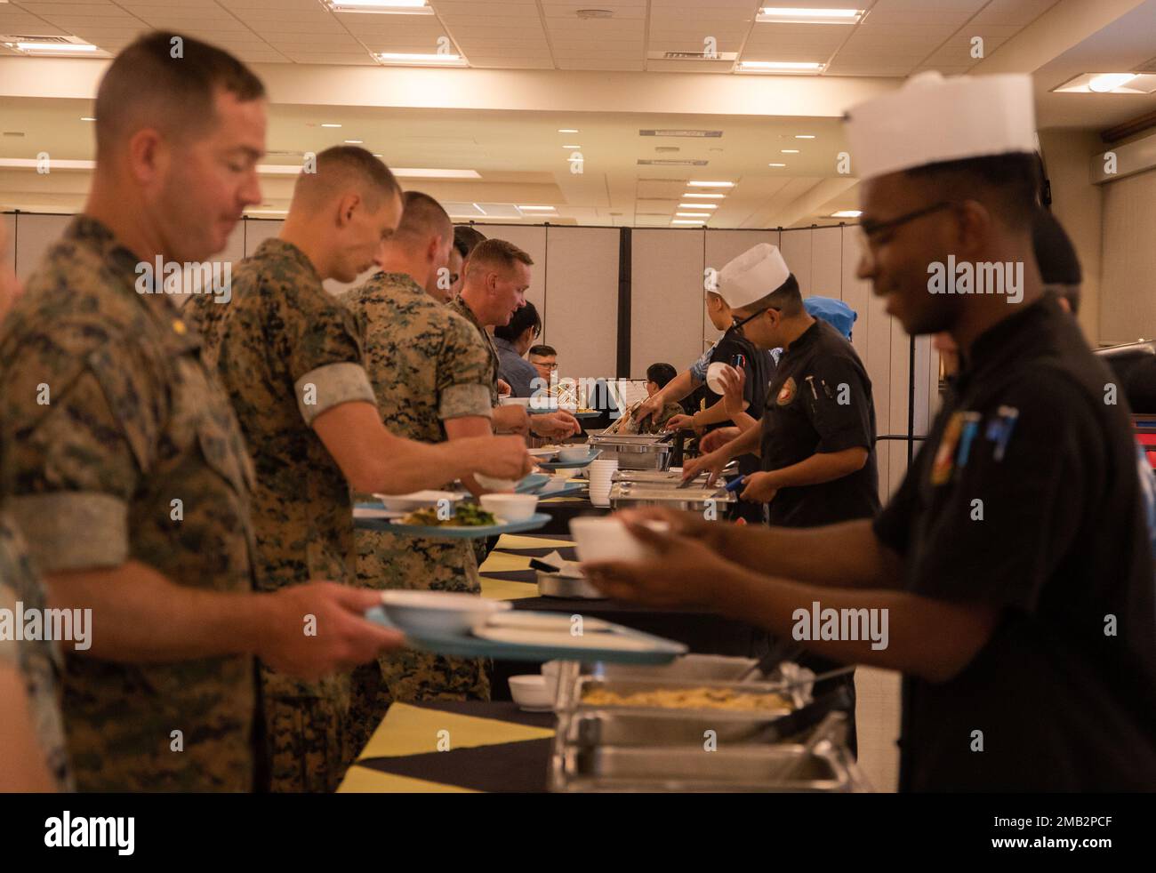 Chefs craft hi-res stock photography and images - Alamy