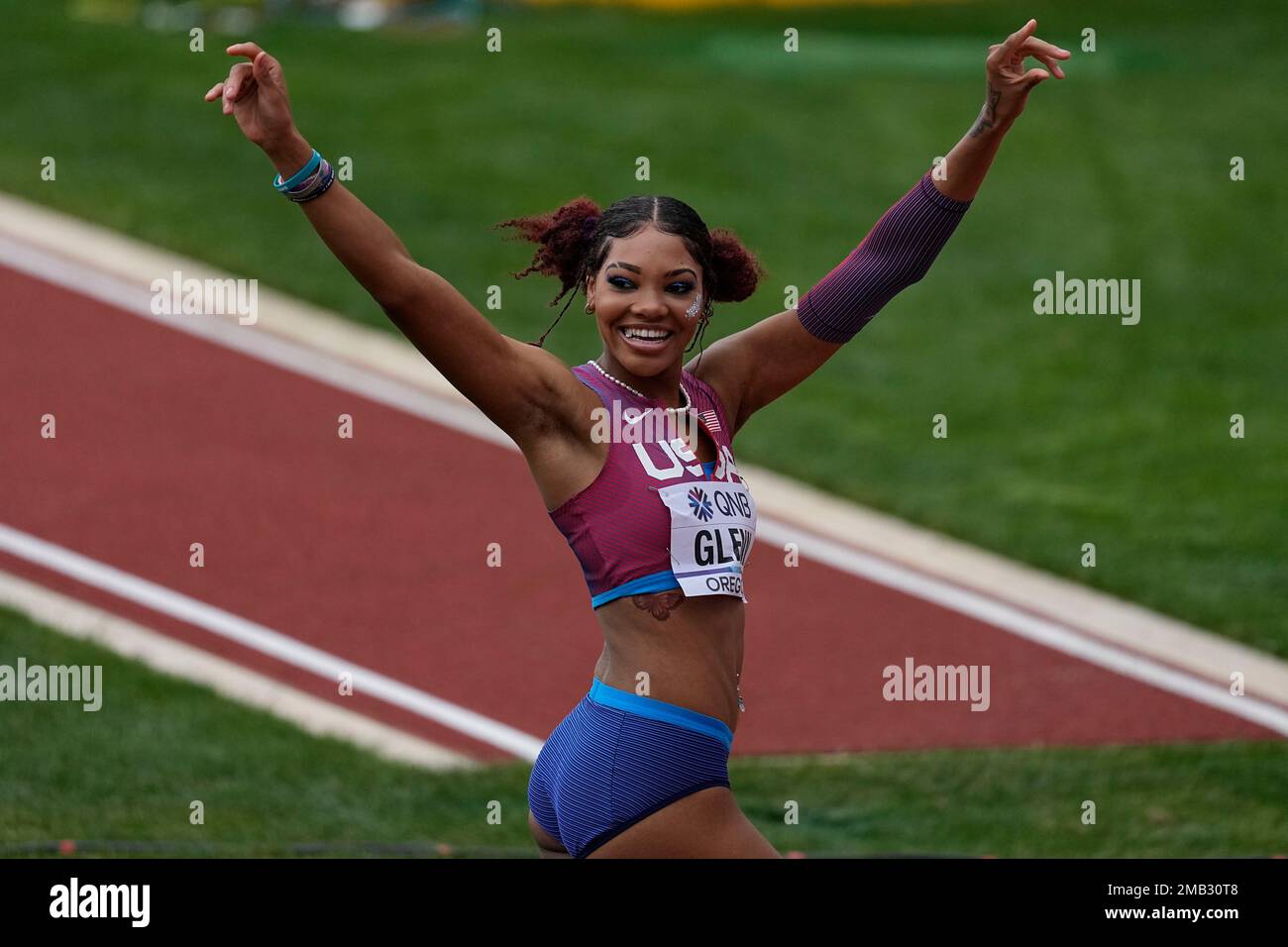 Rachel Glenn, of the United States, competes during qualifying for the ...