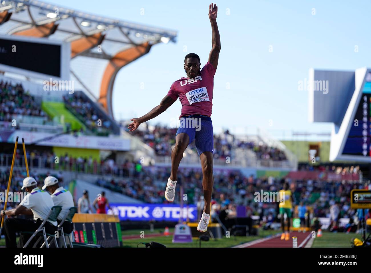 William Williams, of the United States, competes during qualifying for ...