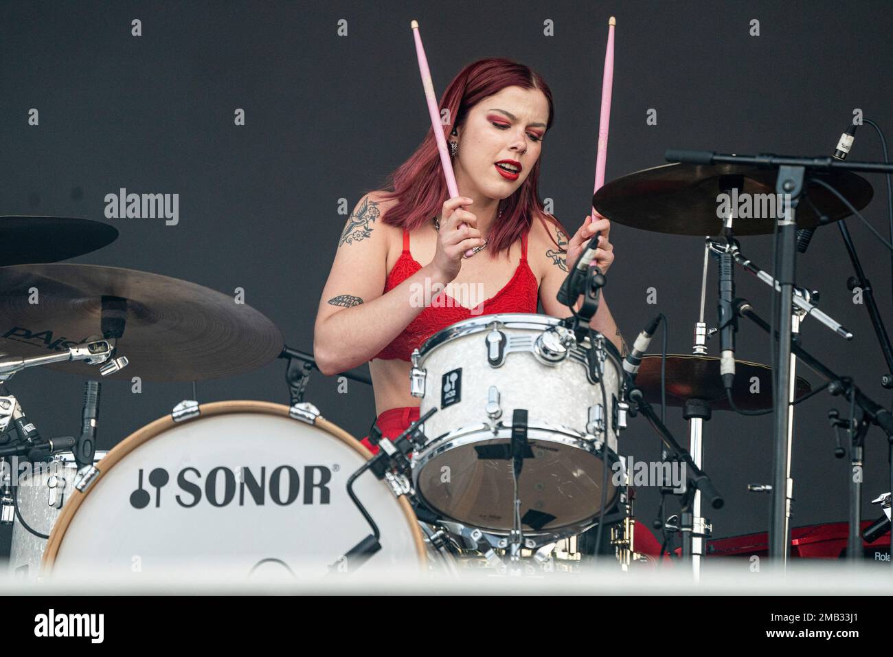 Eliza Enman-McDaniel of The Beaches performs during the Festival d'été ...