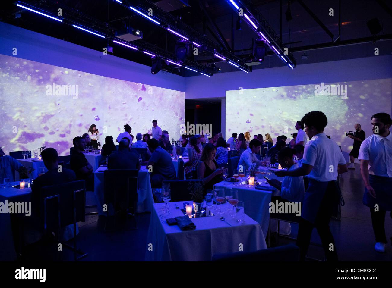 IMAGE DISTRIBUTED FOR PHILADELPHIA CREAM CHEESE - Diners enjoy a multi ...