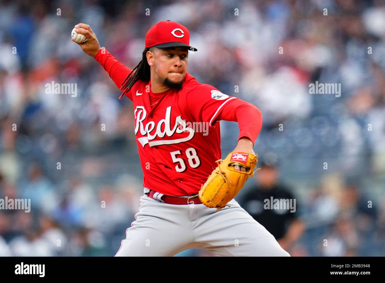 Cincinnati Reds' Luis Castillo pitches during the first inning of the ...