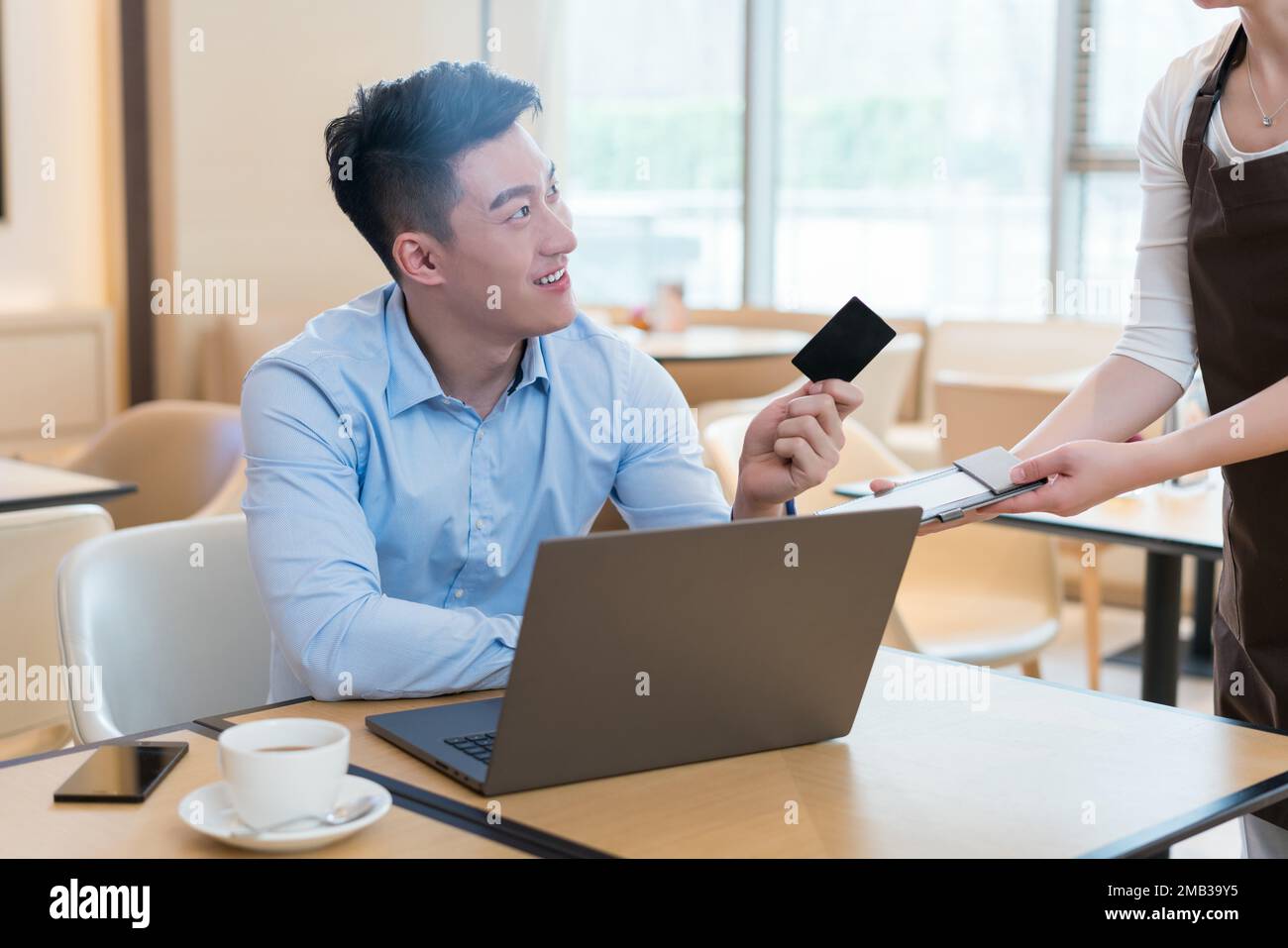 Customer credit card bill Stock Photo - Alamy