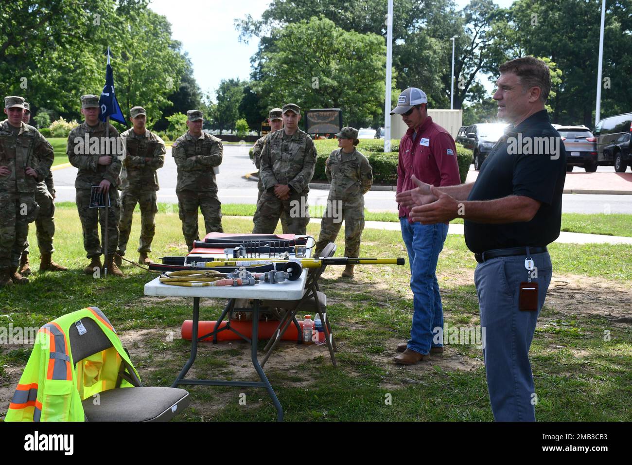 Safety briefing hi-res stock photography and images - Alamy