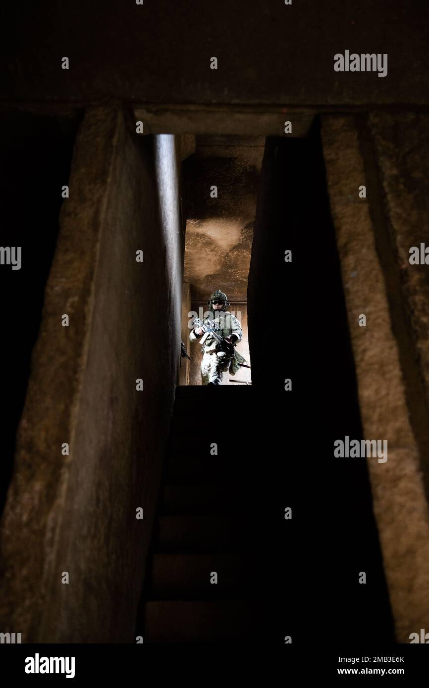 A U.S. Army Ranger with the 2nd Battalion, 75th Ranger Regiment ...