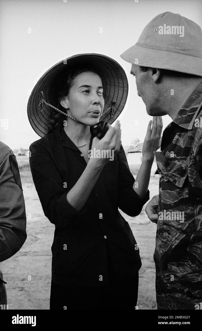 French freelance journalist Michele Ray speaks to newsmen in An Khe ...