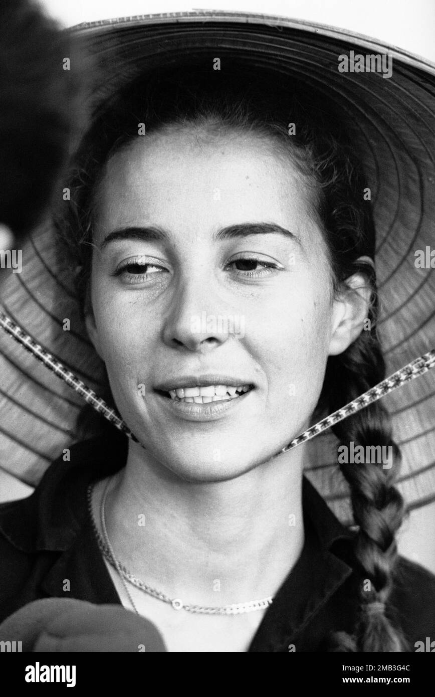 French freelance journalist Michele Ray speaks to newsmen in An Khe ...