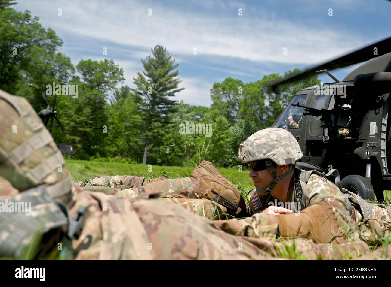 Soldiers with Company B, 1st Battalion, 128th Infantry Regiment, 32nd ...