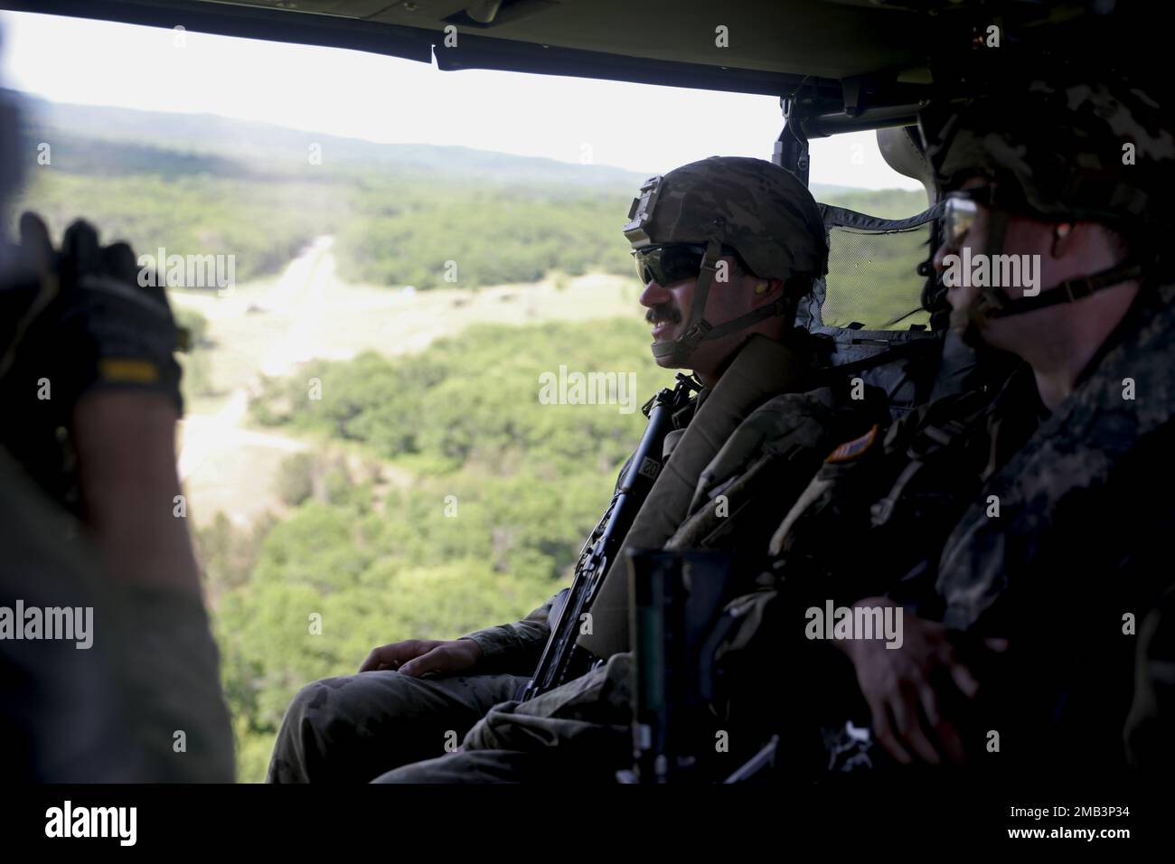 Soldiers with Company B, 1st Battalion, 128th Infantry Regiment, 32nd ...