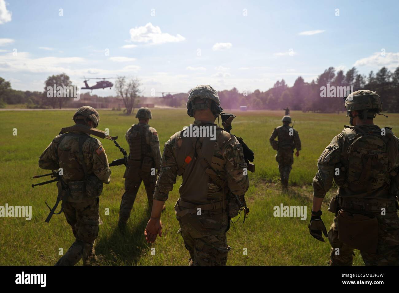Soldiers with Company B, 1st Battalion, 128th Infantry Regiment, 32nd ...