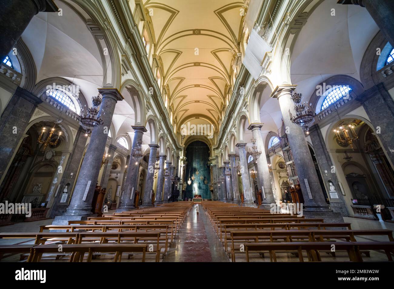 Altar and interior of the Church of Saint Dominic, Chiesa Basilica ...