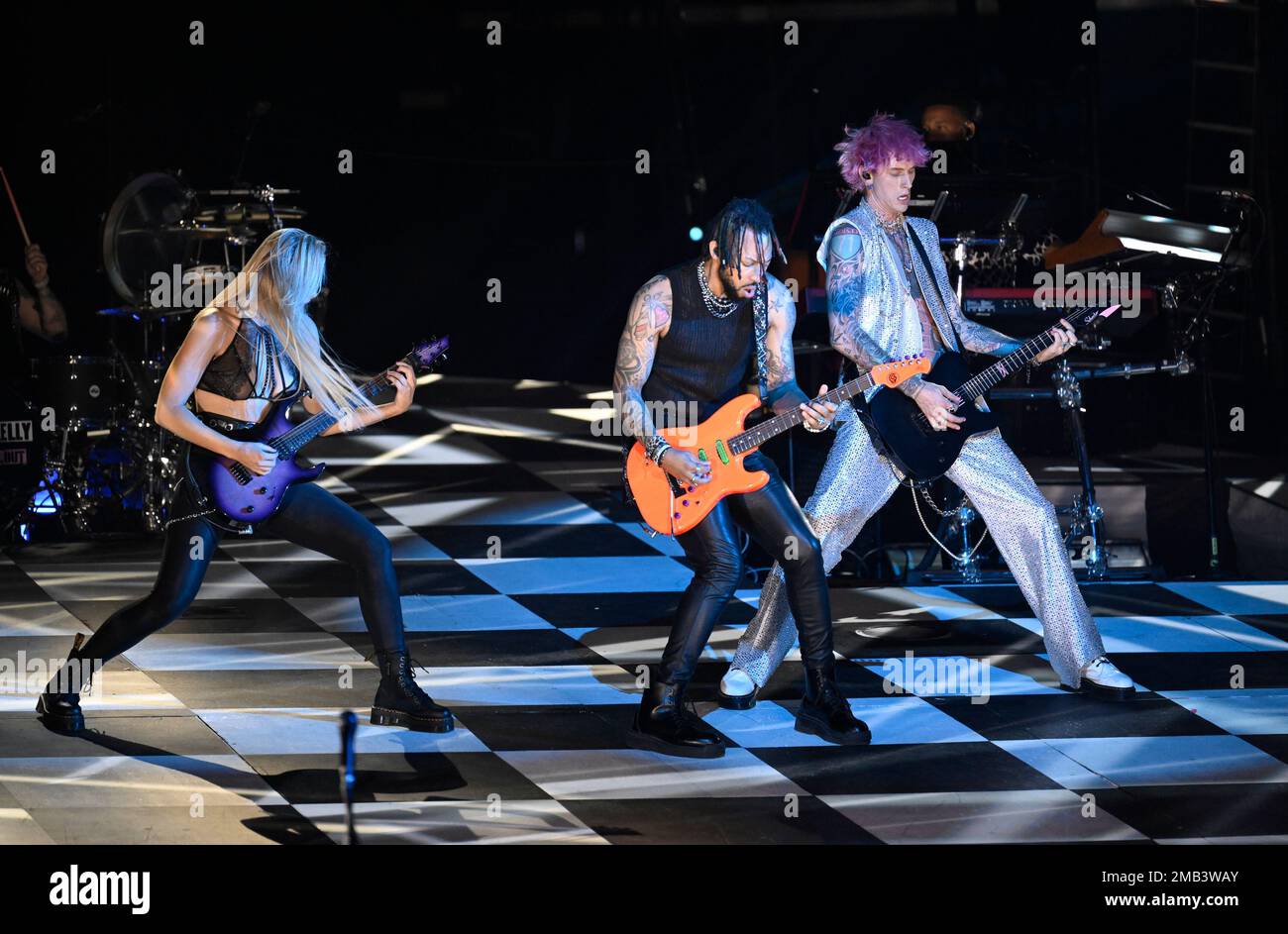 Guitarists Sophie Lloyd, left, and AJ Tyus perform with recording ...
