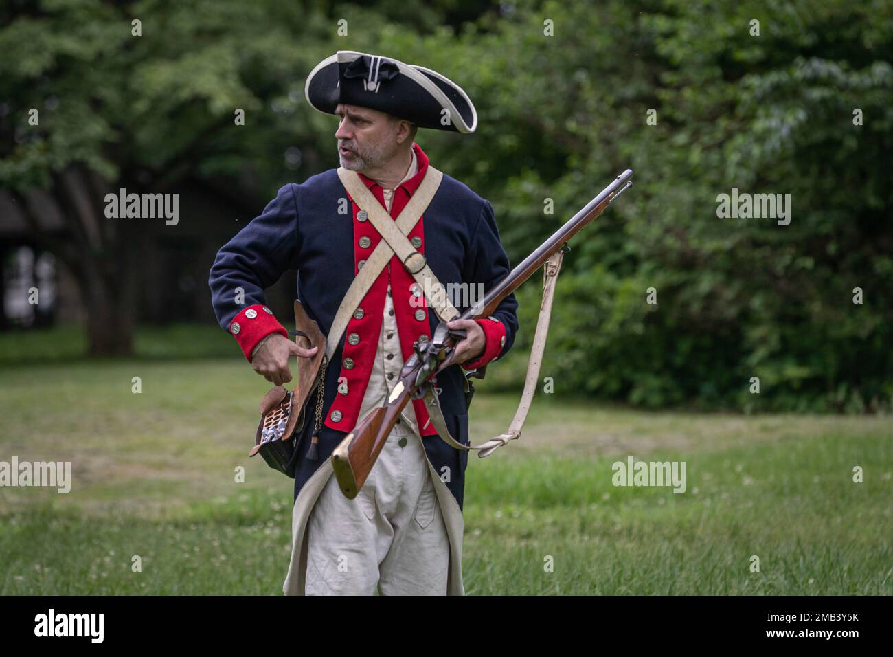 Brown bess flintlock musket hi-res stock photography and images - Alamy