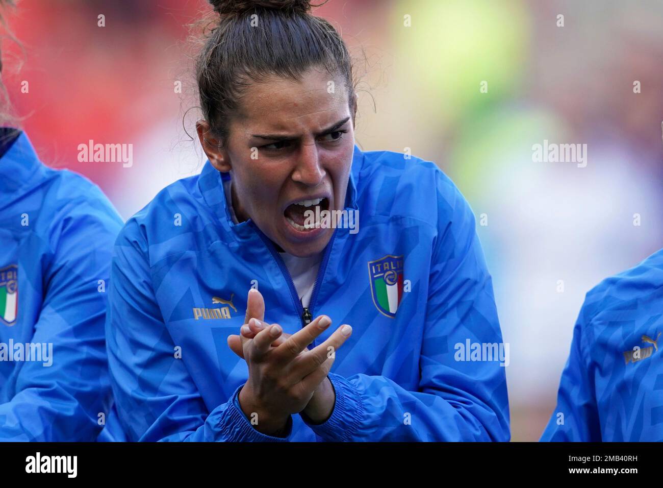 Italy's Valentina Bergamaschi claps her hands before the Women Euro ...