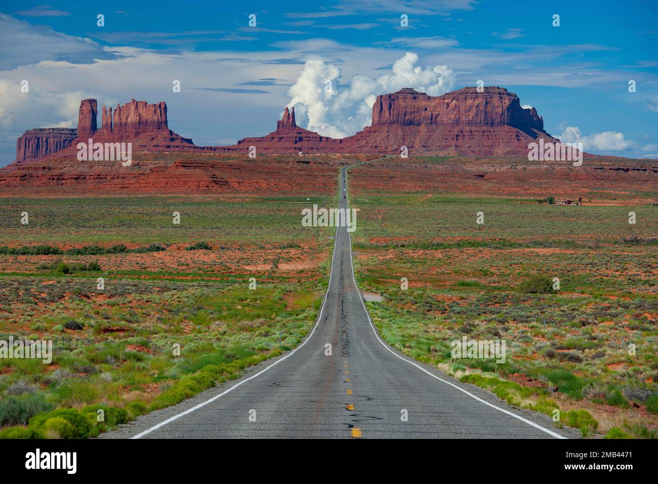 View monument valley highway 163 hi-res stock photography and images ...