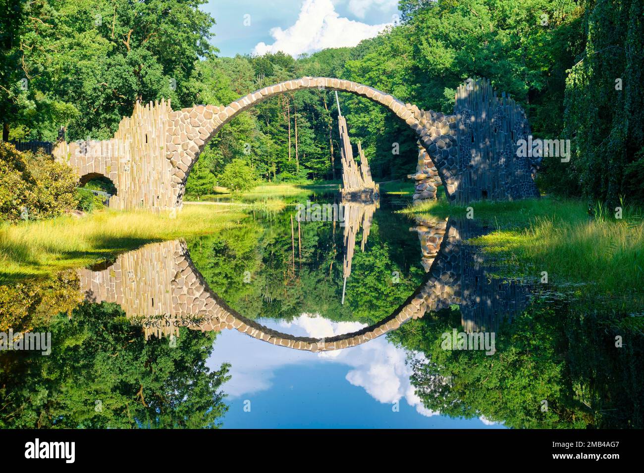 Rakotz Bridge, also Devil's Bridge, and basalt columns, the organ, in ...
