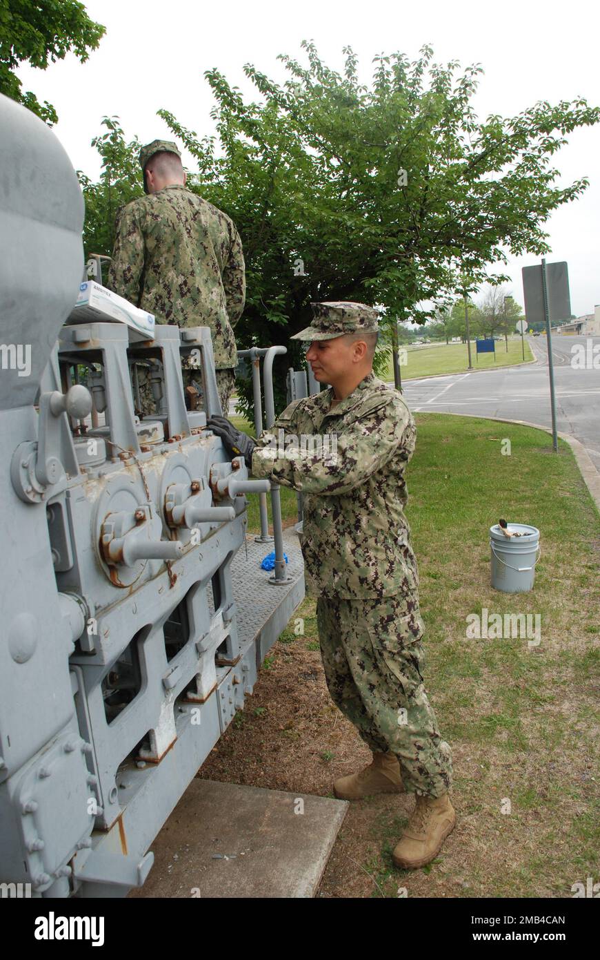 Sailors from the Navy Operational Support Center Harrisburg volunteered ...