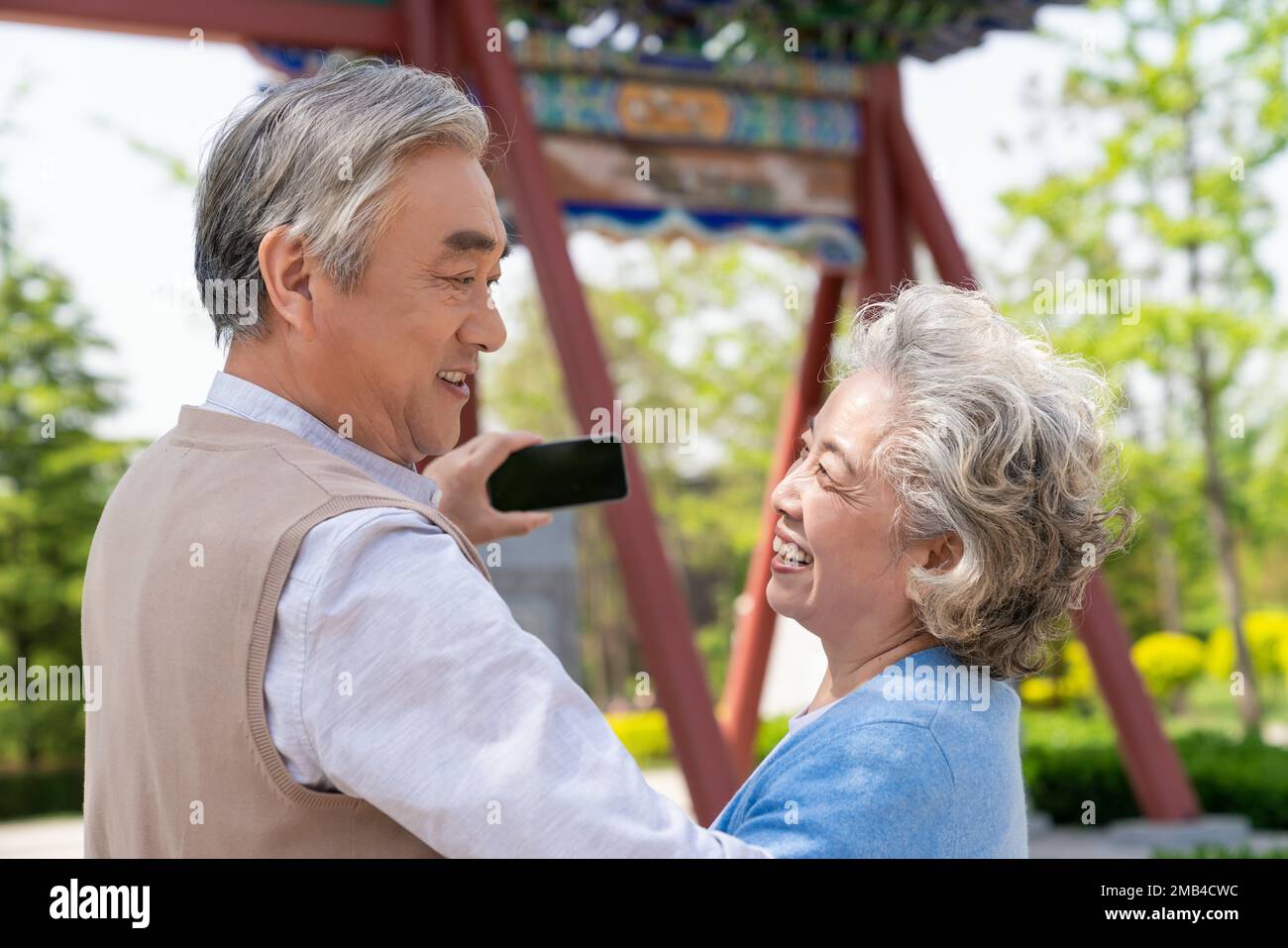 Elderly couple travel Stock Photo - Alamy