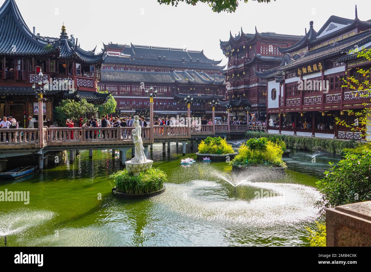 Yuyuan garden outdoor bazaar hi-res stock photography and images - Alamy