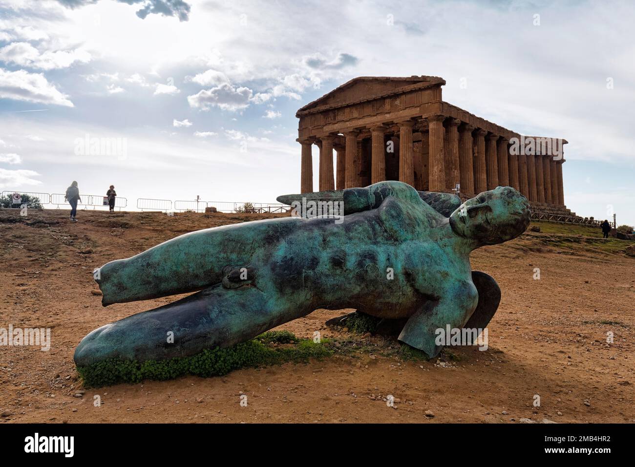 Fall of Icarus, modern bronze sculpture by sculptor Igor Mitoraj ...
