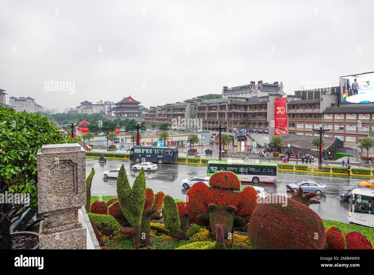 View of the roundabout around the Bell Tower, Xi'An, capital of Shaanxi ...
