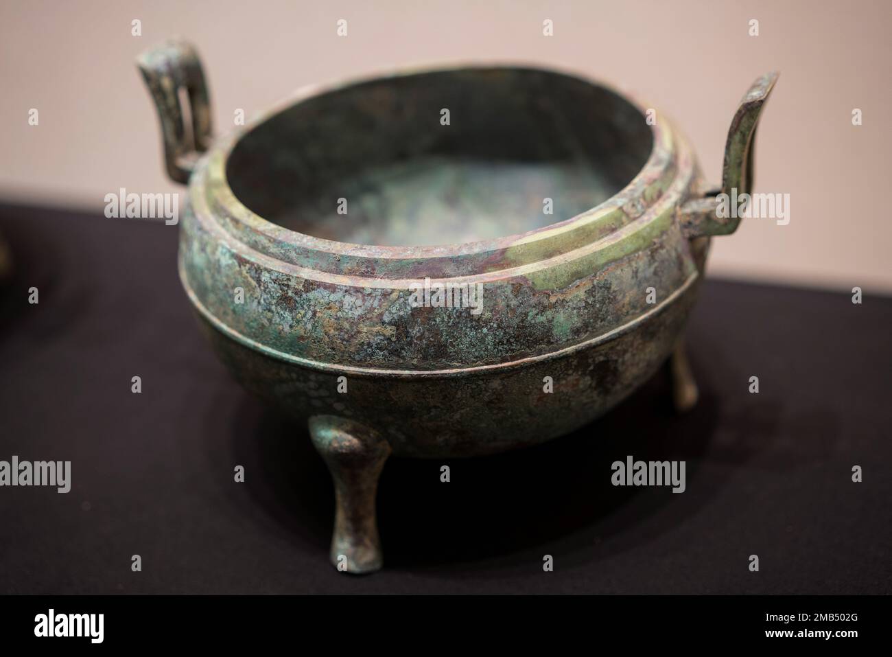 Bronze ware, ding Stock Photo - Alamy