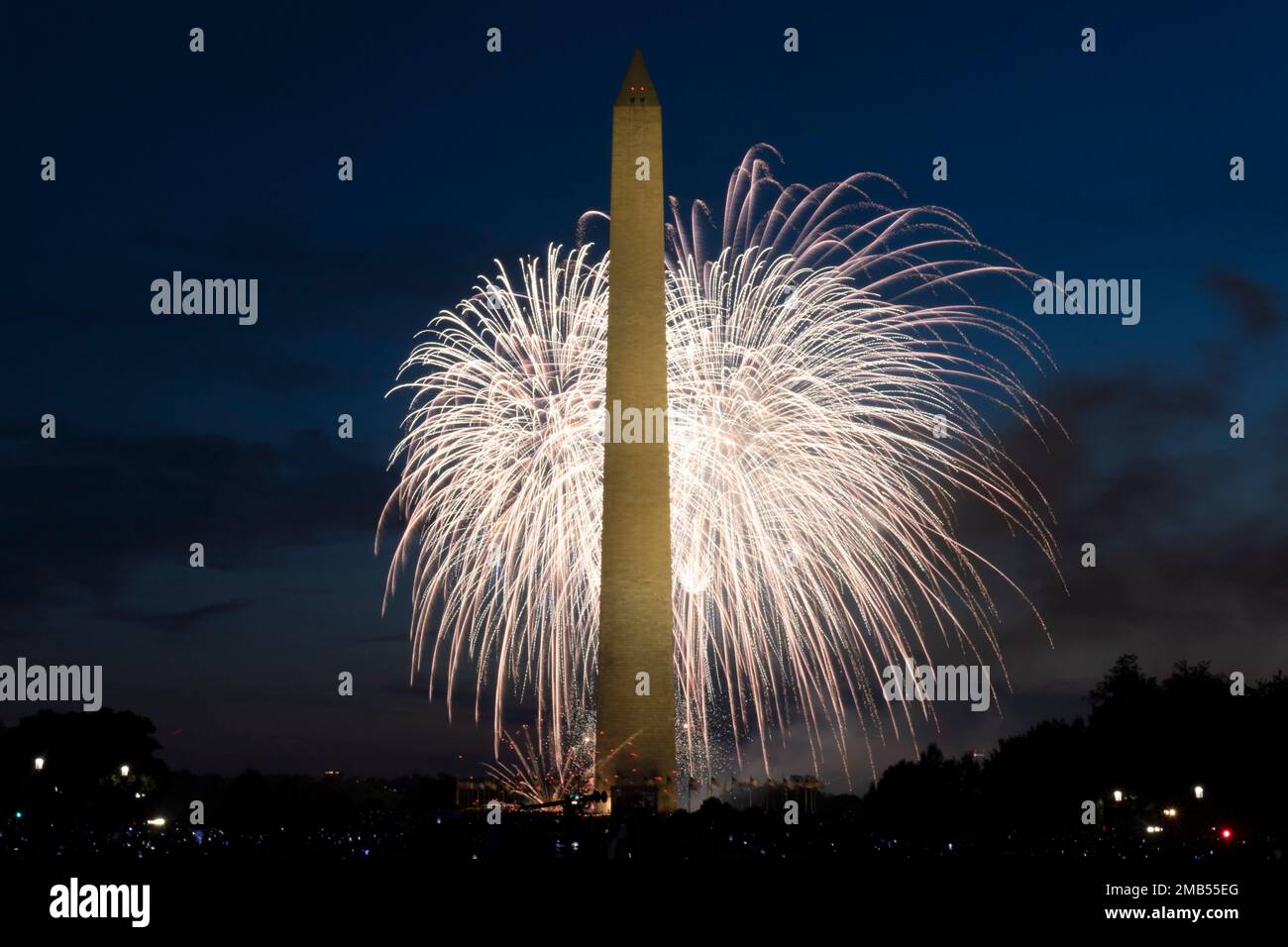 Fireworks explode over the Washington Monument at the National Mall ...