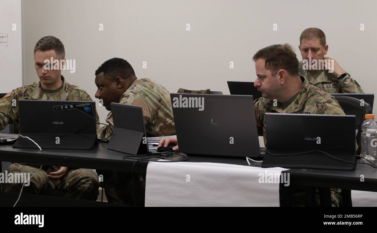 Members of the Tennessee Army National Guard Defensive Cyber Operation ...