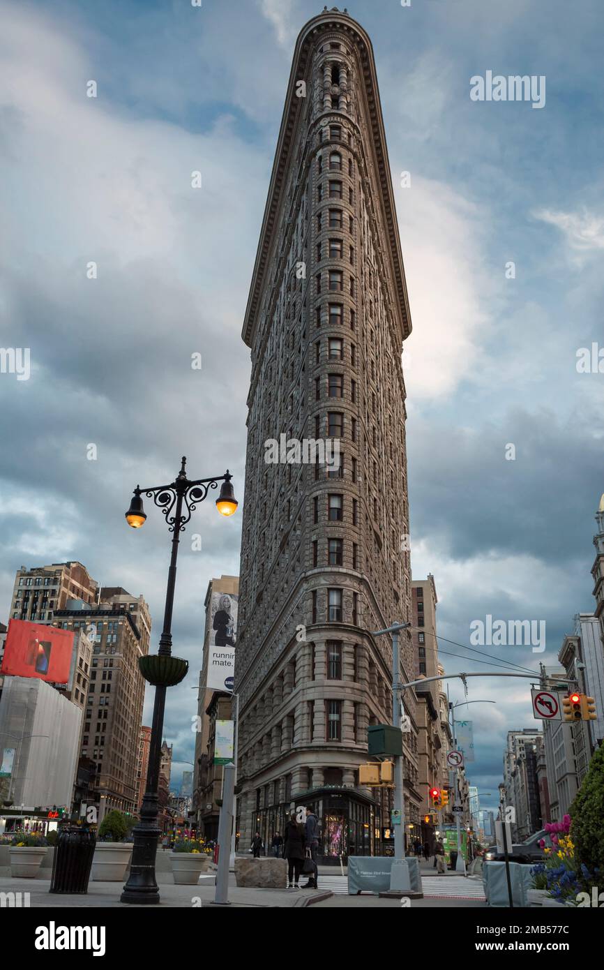 Triangle building usa hi-res stock photography and images - Alamy