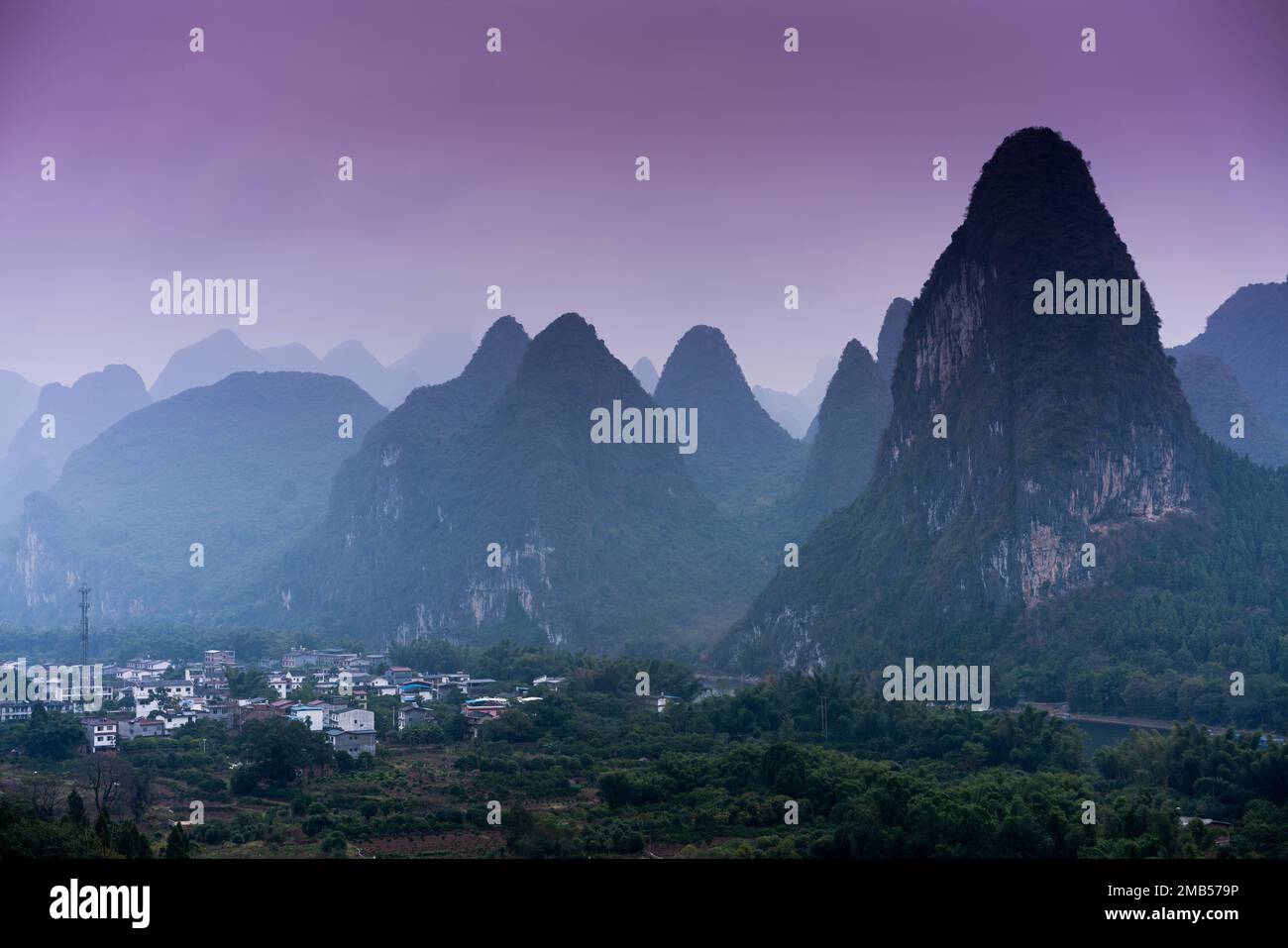 Guilin scenery hi-res stock photography and images - Alamy