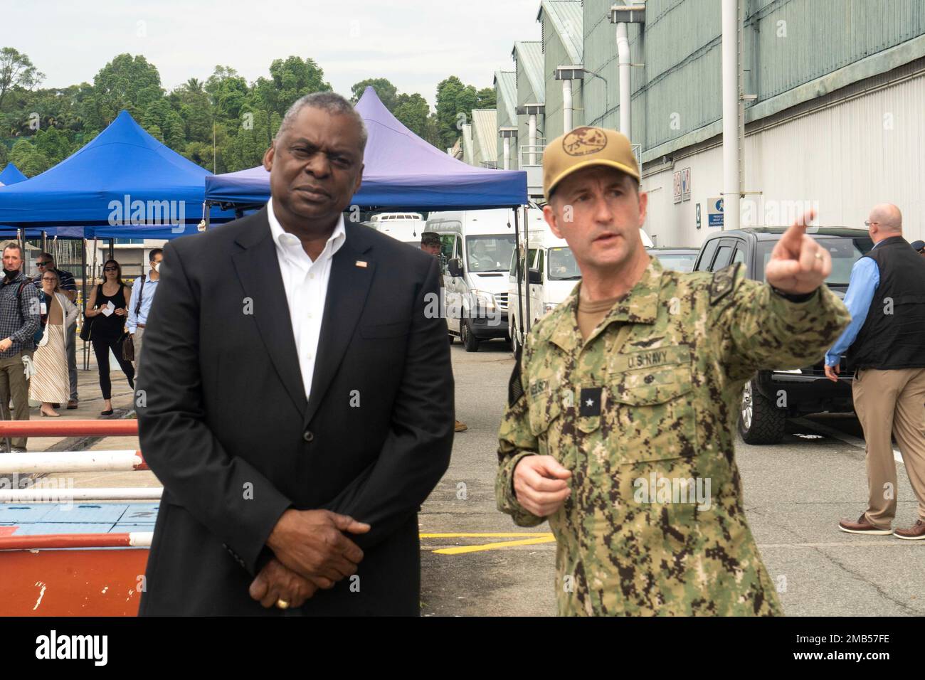 220612-N-HG389-0069 SINGAPORE (Jun. 12, 2022) U.S. Secretary of Defense ...