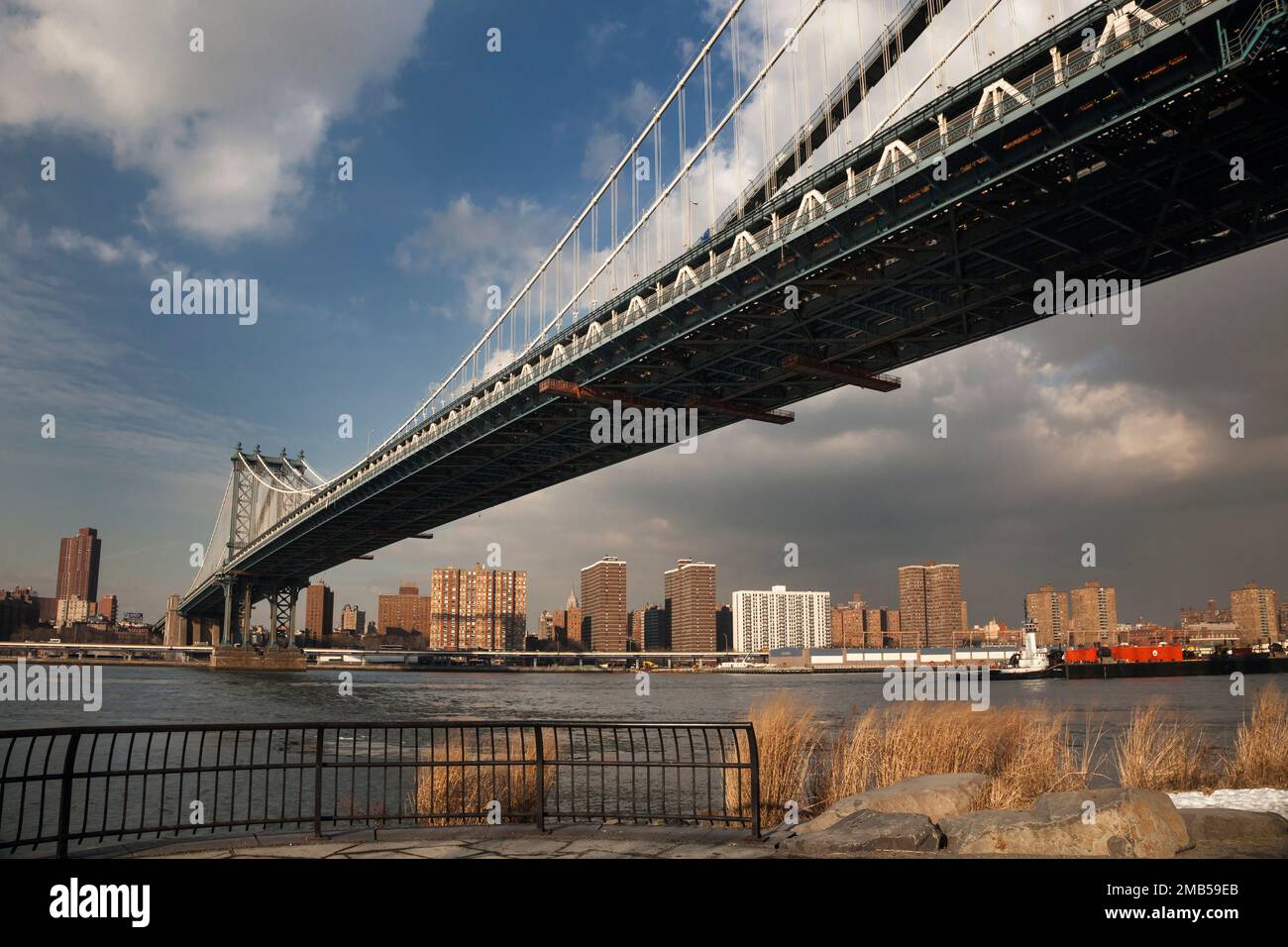 Manhattan Bridge over East River in New York Stock Photo - Alamy