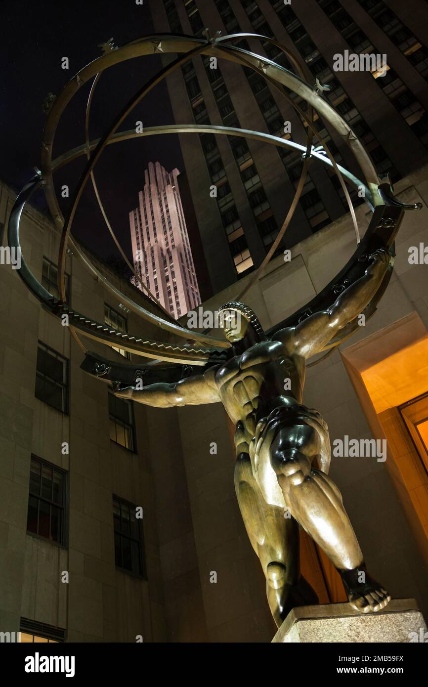 Atlas statue in the Rockefeller Center of New York Stock Photo - Alamy