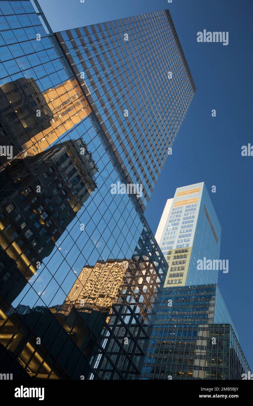 The shiny Baxter Building façade in Madison Ave, New York Stock Photo ...