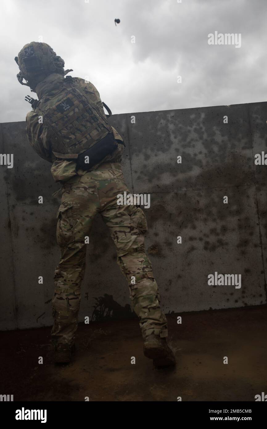 Special Forces Soldiers from the 19th Special Forces Group (Airborne ...