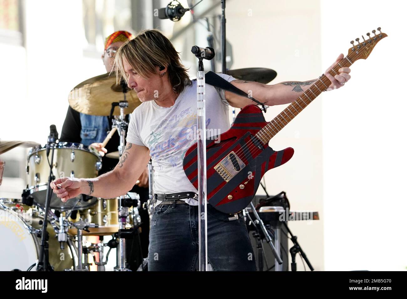Keith Urban performs on NBC's Today show at Rockefeller Plaza on ...