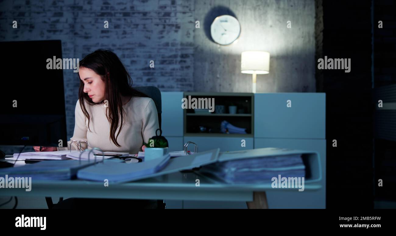 Office looking at wall hi-res stock photography and images - Alamy