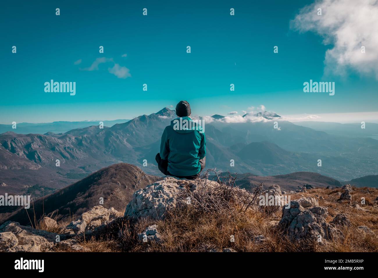 Beautiful panoramic view mauntain hi-res stock photography and images ...