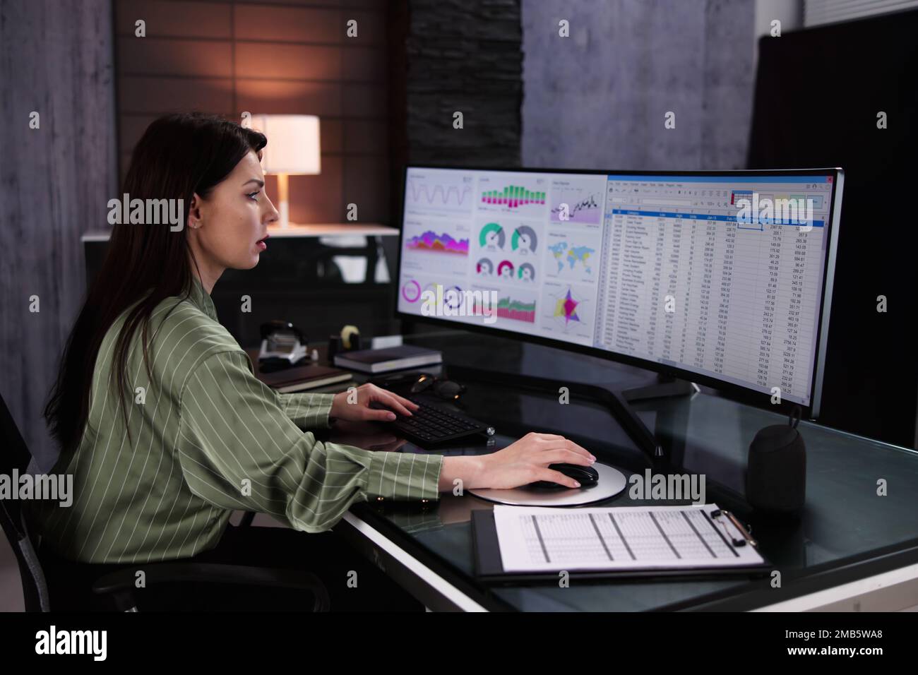 Women looking monitor hi-res stock photography and images - Alamy