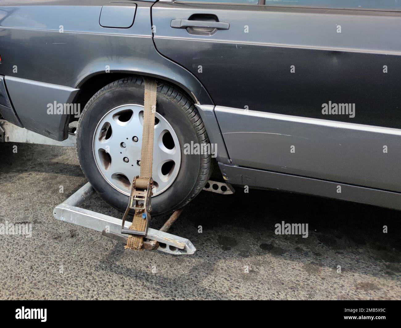 Blocking device hi-res stock photography and images - Alamy