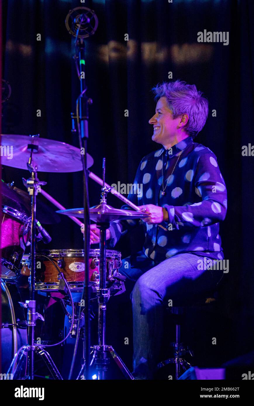 Jo Lawry Acrobats Trio, live in Aberdeen Stock Photo - Alamy