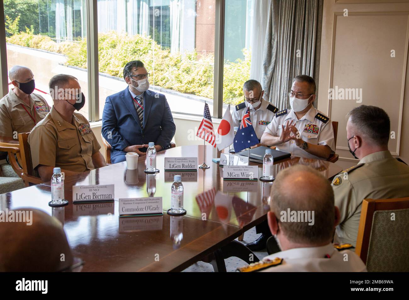 U.S. Marine Corps Lt. Gen. Steven R. Rudder, left, commander, U.S ...